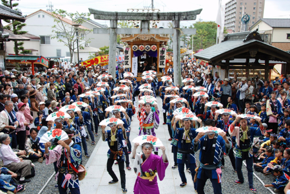 飽波神社／飽波神社大祭の奉納踊り | 【日本遺産】駿州の旅（静岡市・藤枝市） 弥次さん喜多さんと巡る東海道中膝栗毛